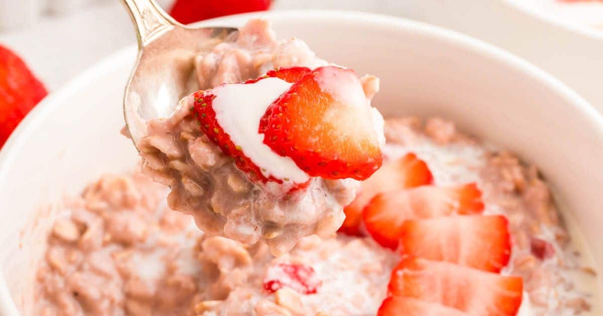 Sweet & Creamy Strawberry Oatmeal Easy Breakfast Recipe - Adventures of Mel