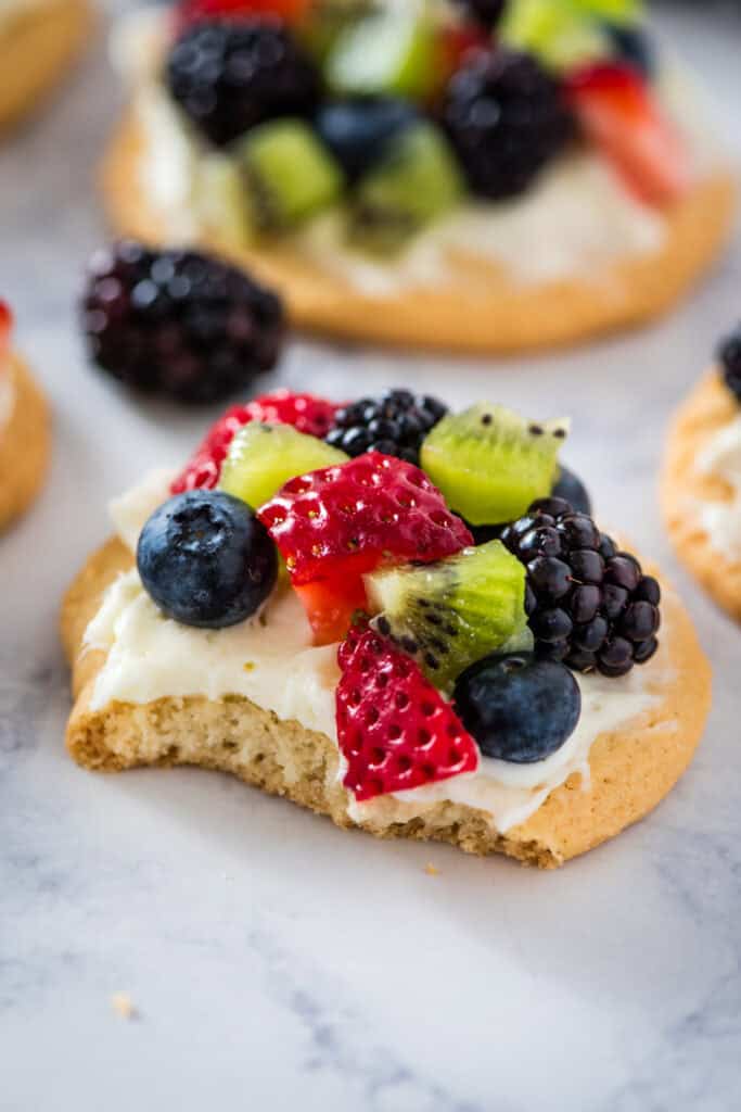 Easy Mini Fruit Pizza Cookies With Sugar Cookie Crust - Adventures of Mel