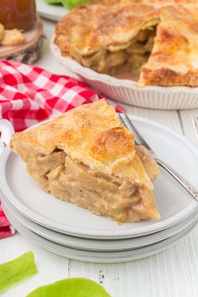 Easy Homemade Apple Pie Recipe with Buttery Crust and Warm Spices ...